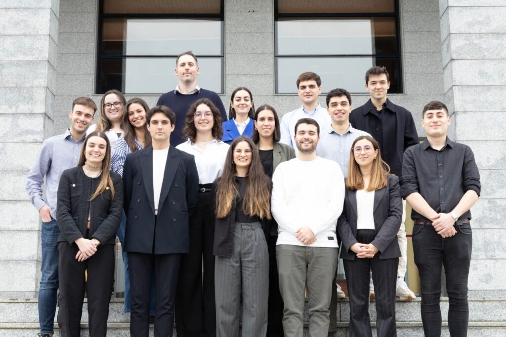 Clausura de la VI edición del curso “Aluman Alumni-Técnico Especialista ...